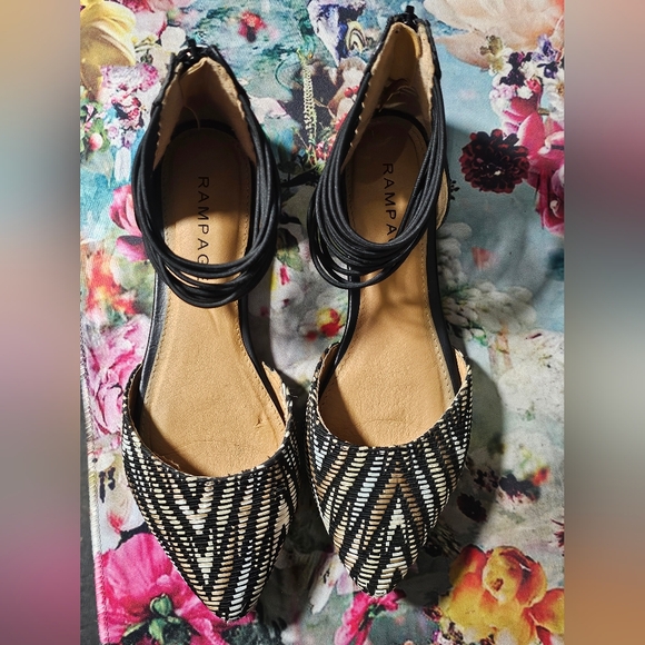 Rampage | Shoes | Rampage Black And Cream Geometric Flats | Poshmark